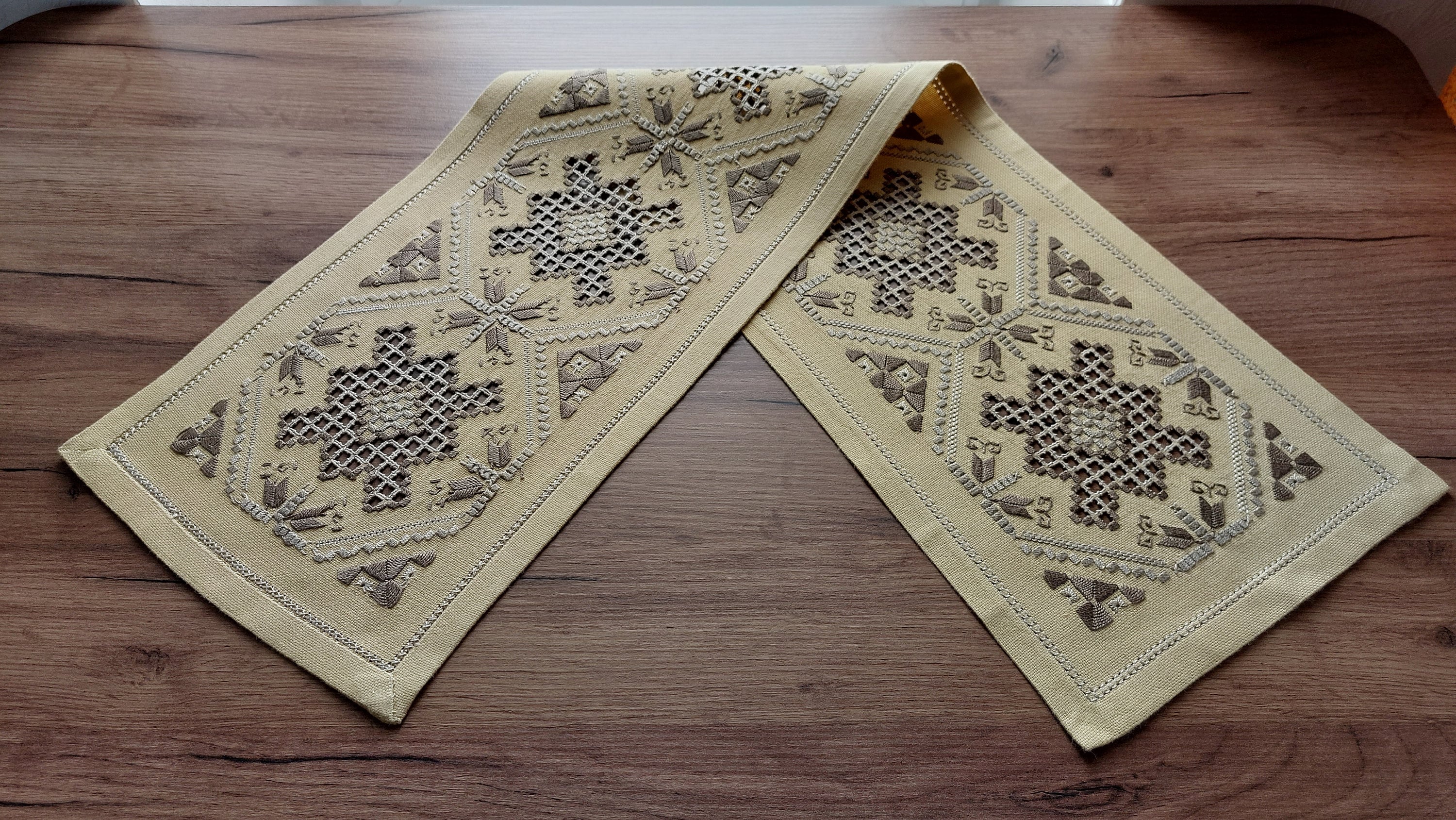 Vintage Hardanger Embroidered Short Table Runner, Hardanger Table ...