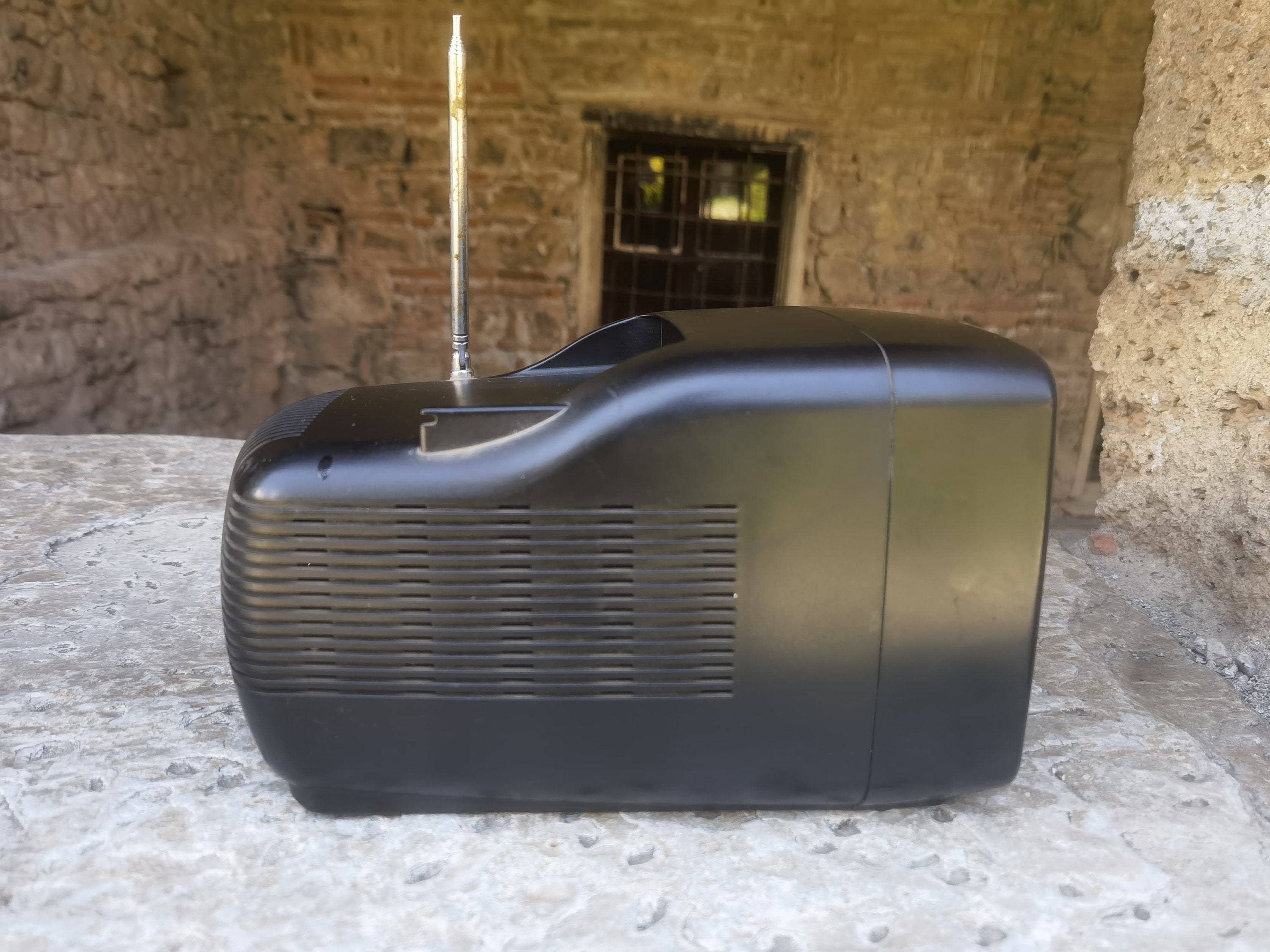 Mini Portable CRT Color TV, Rare Color Screen Mini Portable Vintage TV ...