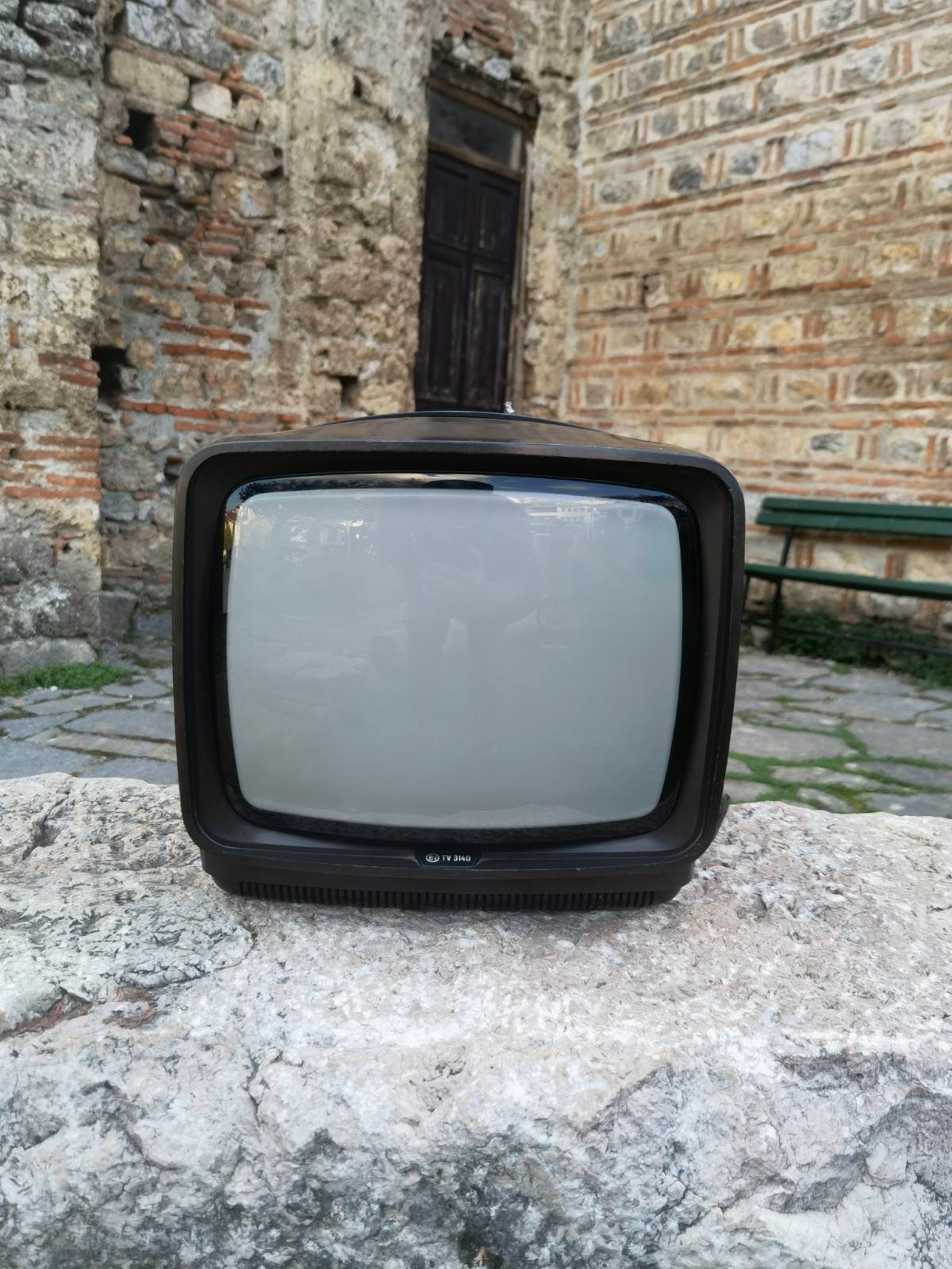 Vintage Late 1970's EI Tv 3140, Black and White Screen Television ...
