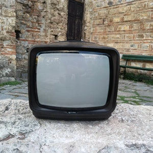 Vintage Late 1970's EI Tv 3140, Black and White Screen Television ...
