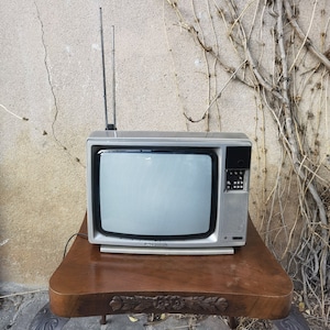 Grundig C 3304 Color Television, Vintage CRT 1980's Color 16.5'' Screen ...