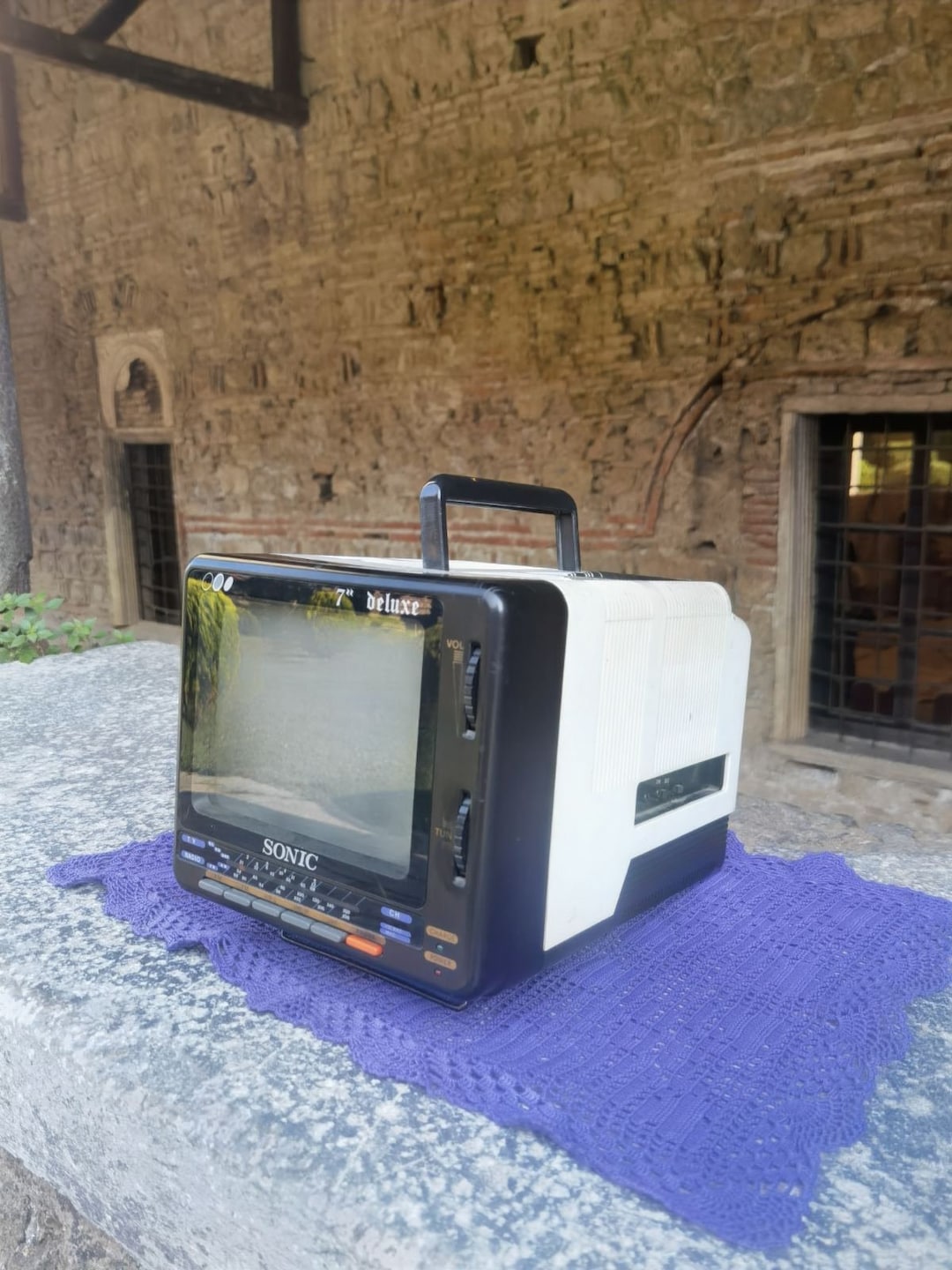 Sonic De Luxe Portable TV, Vintage Mini Portable Television and Radio ...