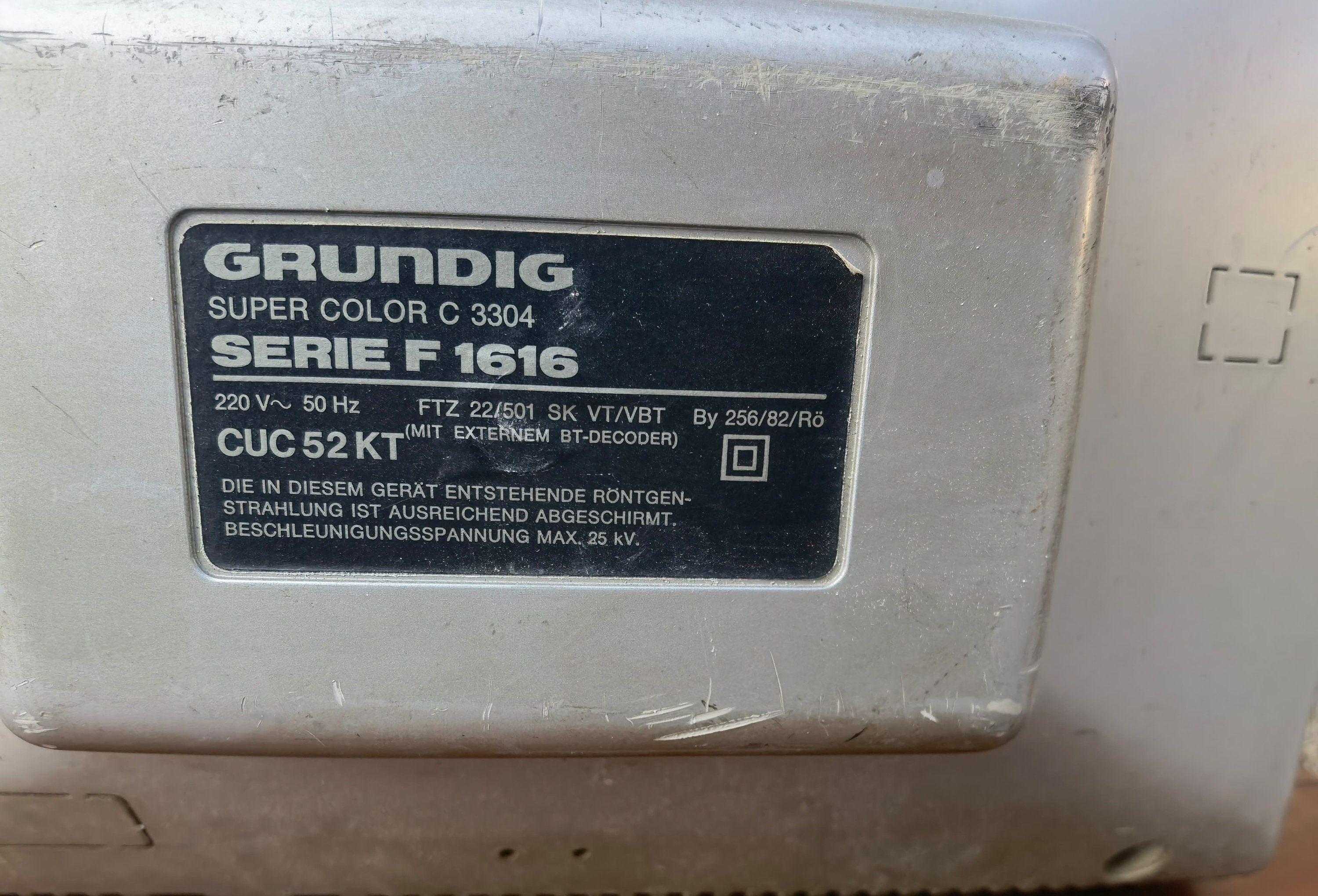 Grundig C 3304 Color Television, Vintage CRT 1980's Color 16.5'' Screen ...