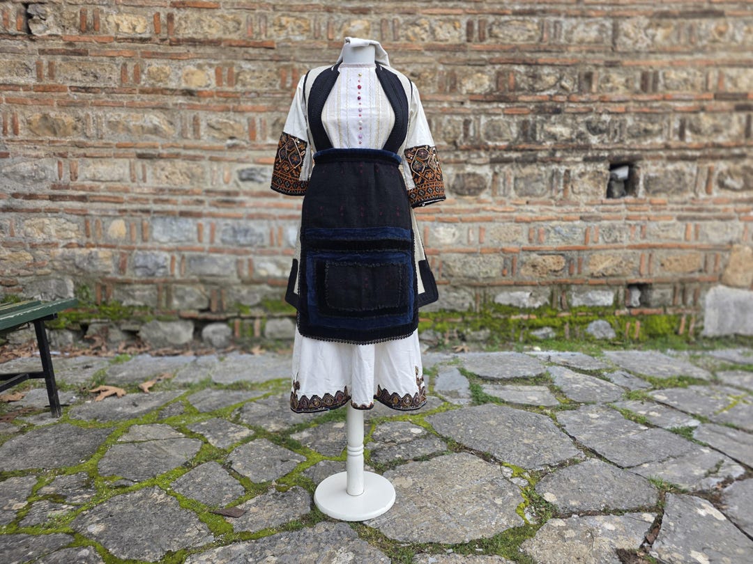 Macedonian Folk Costume From Bitolsko Pole and Pelagonija Villages ...