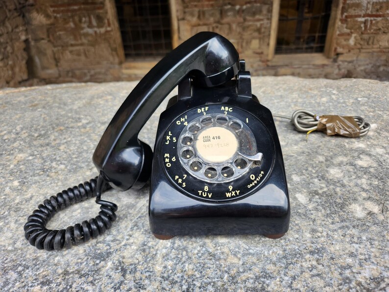 Vintage Rotary Phone, 70s Canadian Landline Rotary Phone - Etsy