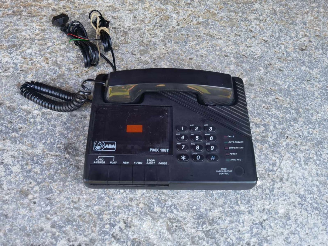 Vintage Digital Telephone, 1990's Telephone With an Answering Machine ...