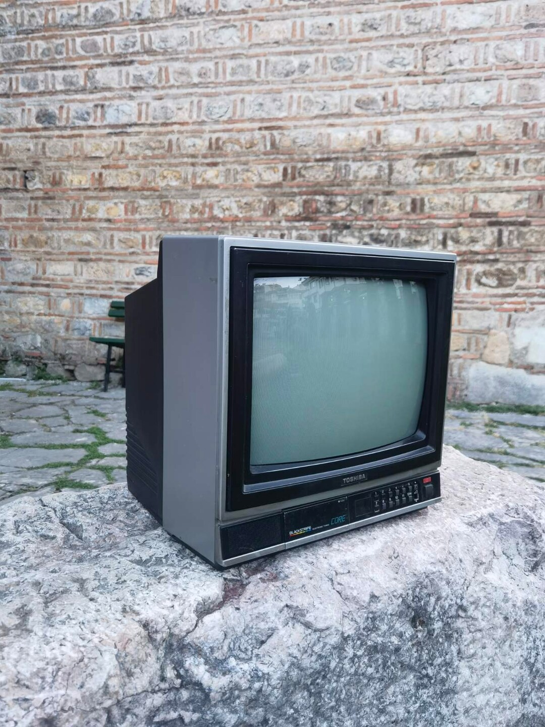 Toshiba Vintage 1980's Color TV Toshiba 147E7E Mini Retro - Etsy