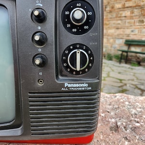Panasonic 70s Space Age TV in Rich Red Color, Vintage Panasonic TR-602S ...