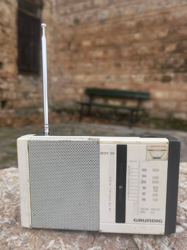Two Portable Radio Transistors, Vintage 1970's Radio Transistors ...