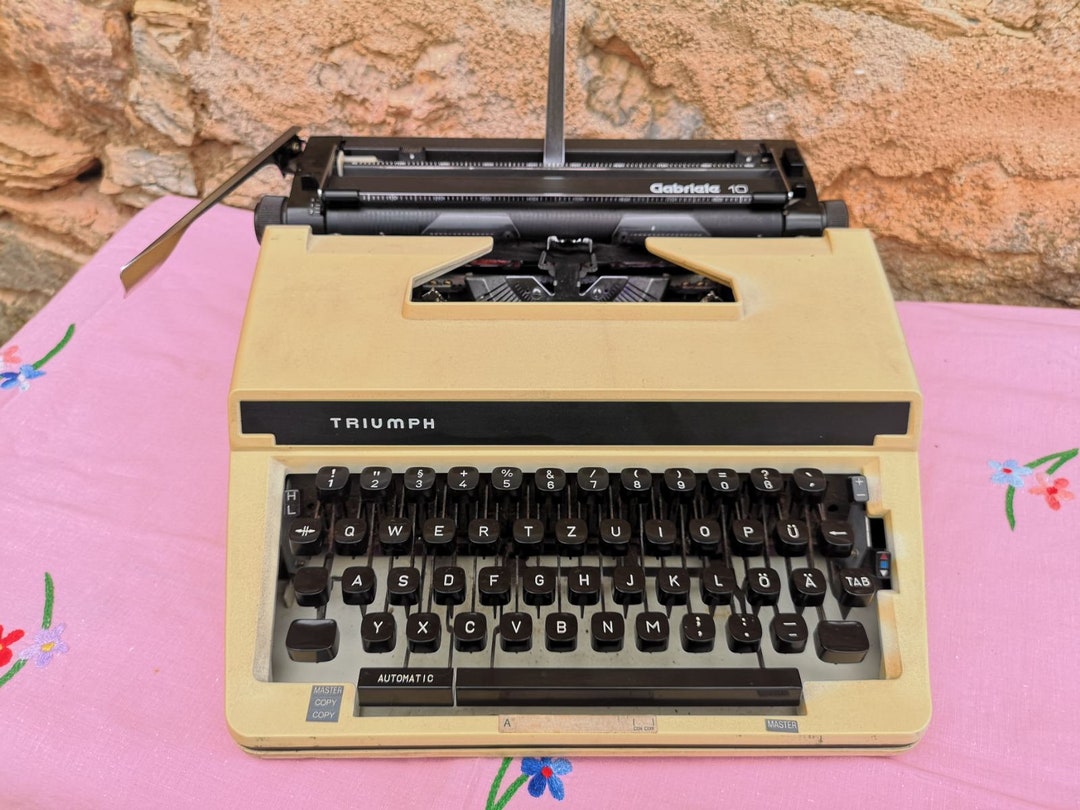 Typewriter Gabriele 10 Triumph With a Case, Vintage Analog Typewriter ...