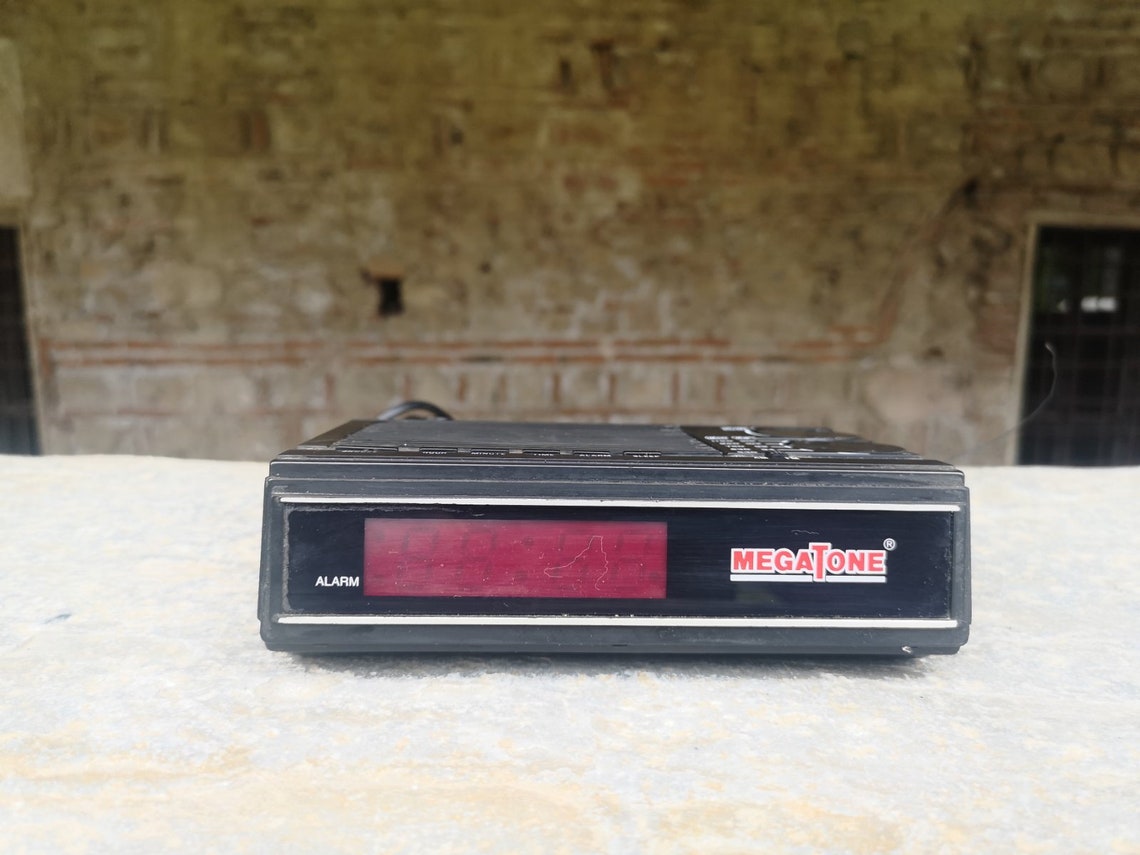 Vintage Digital Radio Alarm Clock, Table Alarm Clock Megatone, Table 80 ...