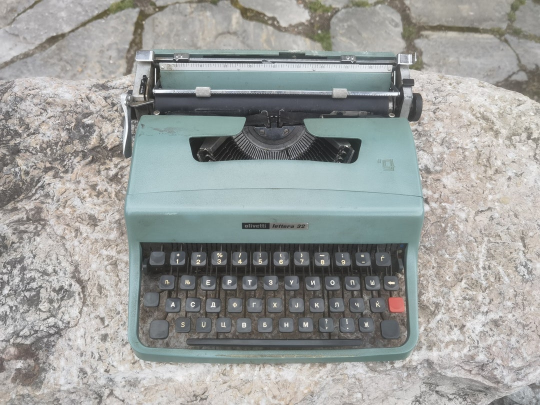 Olivetti Lettera 32 Portable Typewriter With Case, Rare Macedonian ...