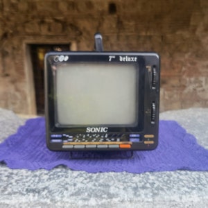 Sonic De Luxe Portable TV, Vintage Mini Portable Television and Radio ...