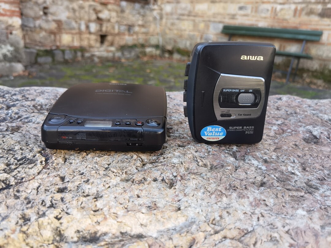 Aiwa PS151 Portbale Cassette Player and Philips AZ-6811 Portable CD Player - Etsy