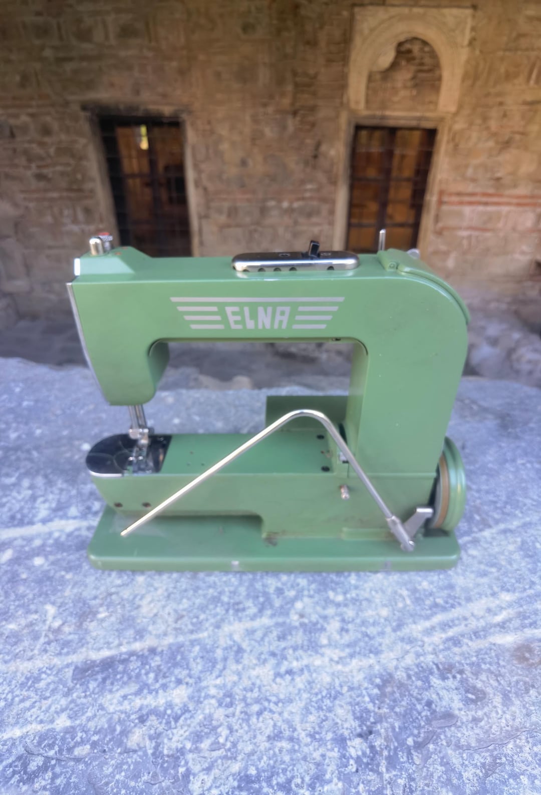 Elna Grasshopper Green Sewing Machine, 1940s Elna Made in Switzerland ...
