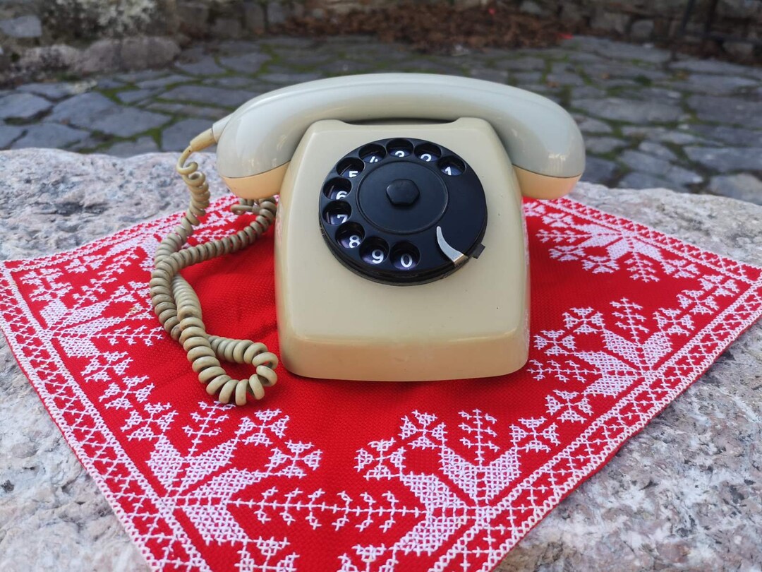 Vintage Bakelite Rotary Phone, Well Kept Vintage Bakelite Phone - Etsy
