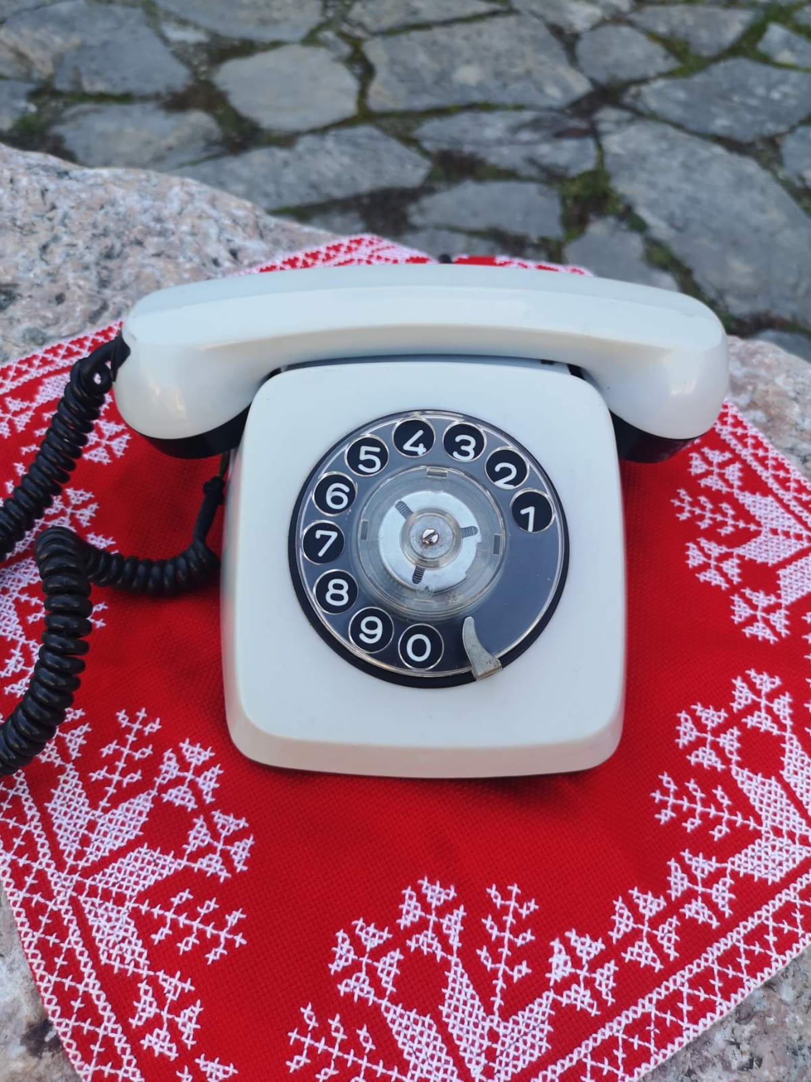 Vintage White Rotary Phone, Vintage 1980' Desk Phone, Retro Cord Phone ...