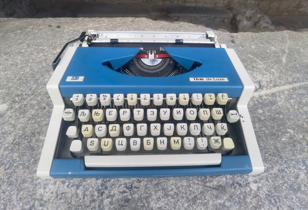 Unis TBM Deluxe Cyrillic Typewriter, Vintage Portable Manual Blue ...
