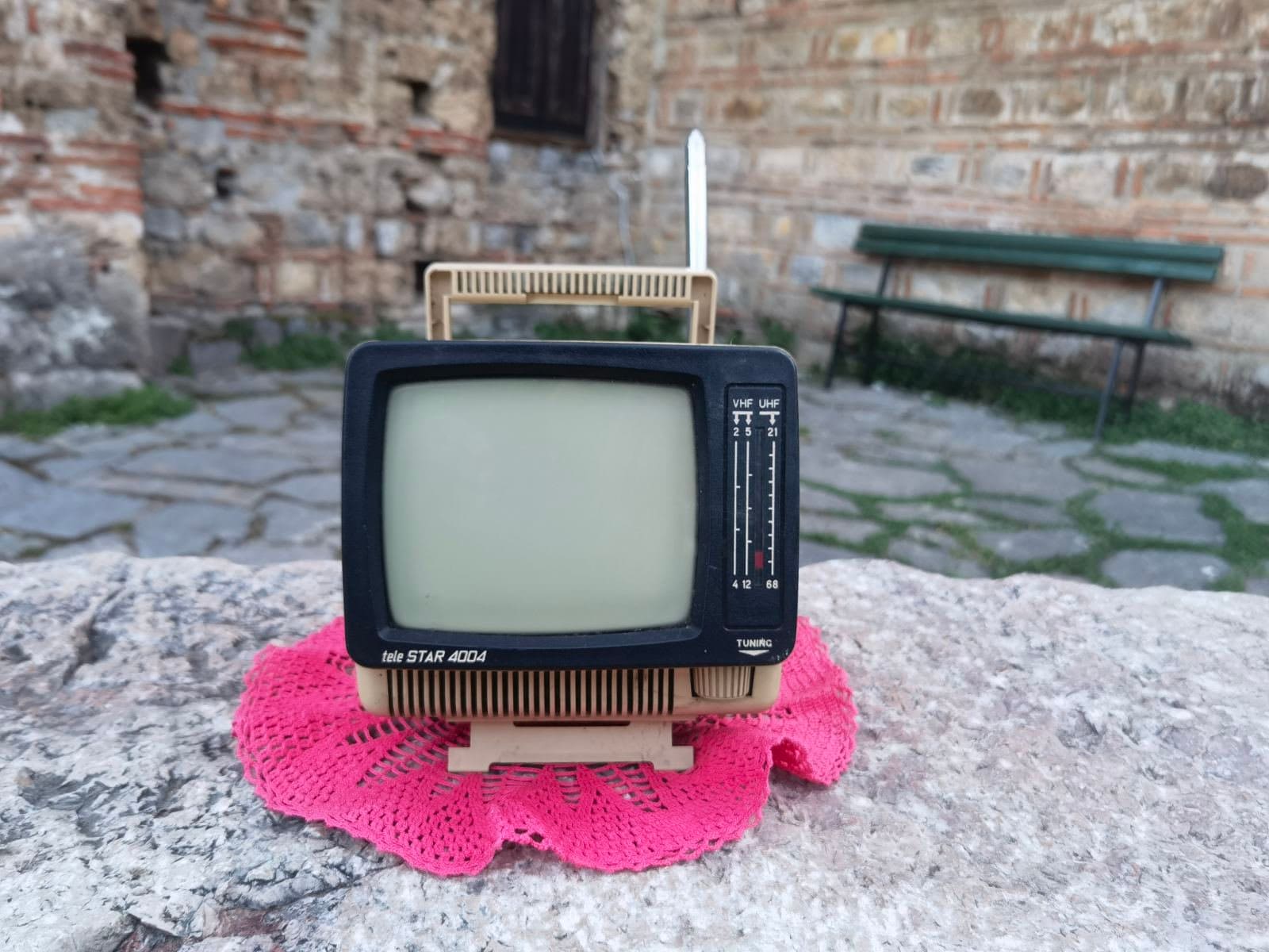 Ministar Portable Vintage TV, Mini CRT Portable Television, 1970's ...