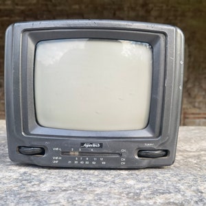 Supertech Model BTV - 452 Vintage Mini TV, Portable Retro Black and ...