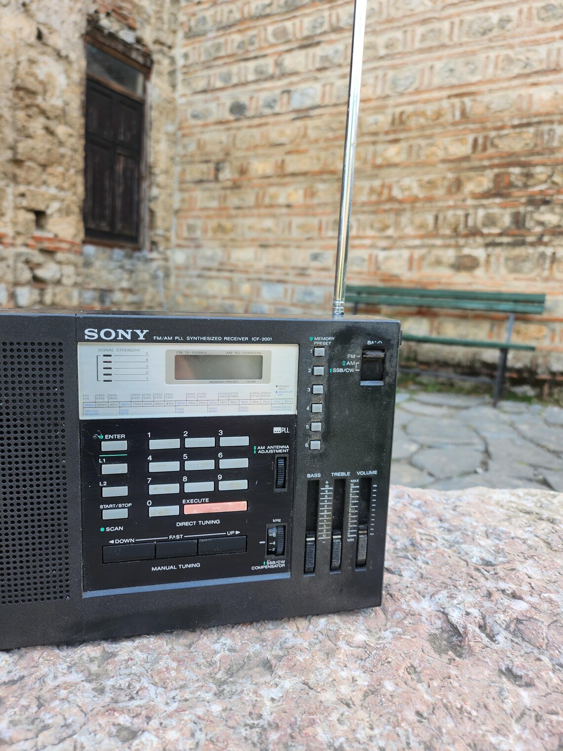Sony ICF-2001 Synthesized Radio Receiver, WORKING, Rare Sony 1980s Fm ...