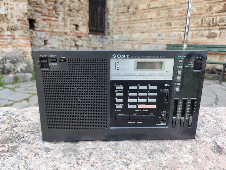Sony ICF-2001 Synthesized Radio Receiver, WORKING, Rare Sony 1980s Fm ...
