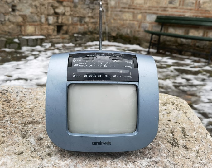 Vintage 1960s Zenith B&W Portable CRT TV Model K1620 Atomic MCM ...