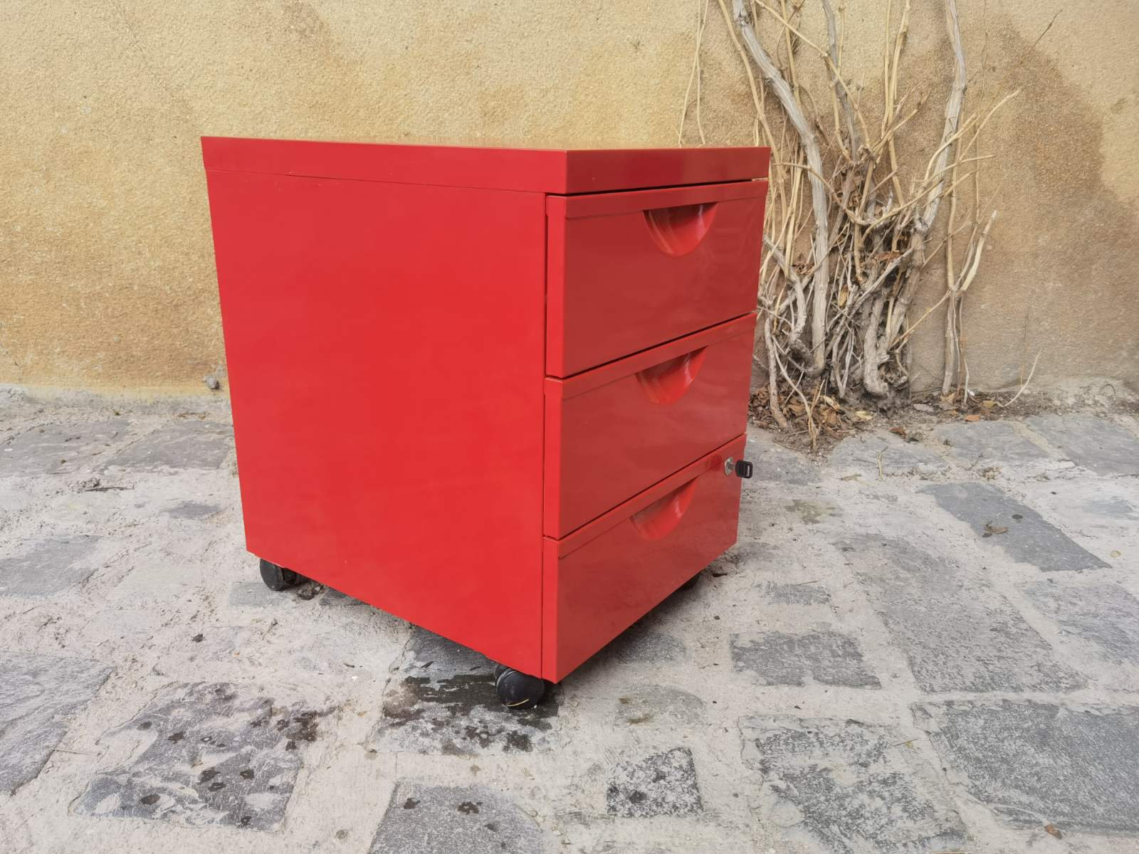 Red drawers store