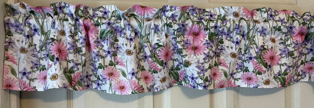 Moms Favorite Pink Purple Daisy Valance 8”x 42” Ruffle Top. Creams and ...