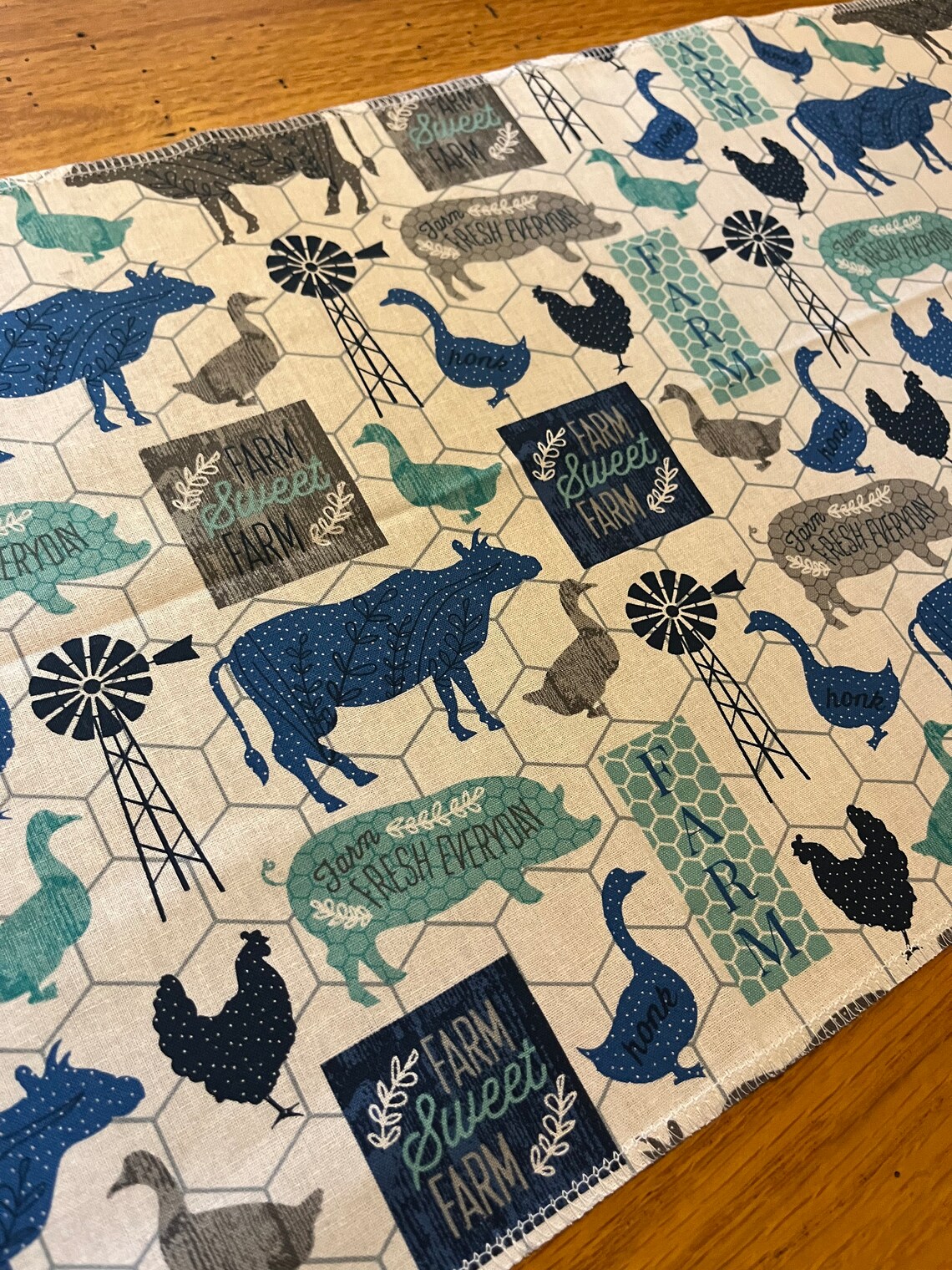 Chicken Cow Pig Farm Sweet Farm Runner . Table Topper Kitchen Bar Run ...