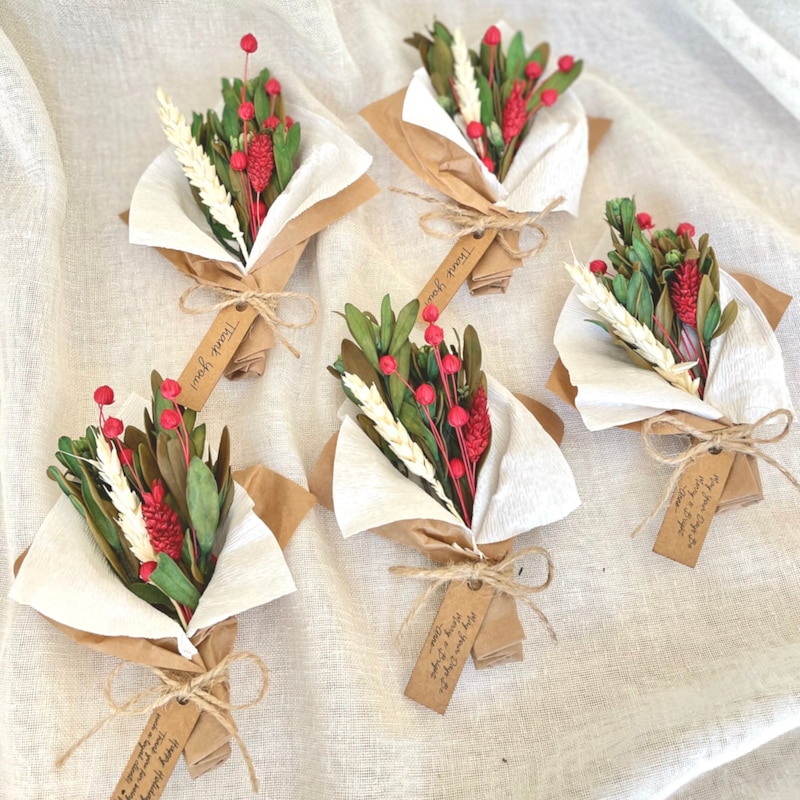 Employee Christmas Gifts - 60+ Gift Ideas for 2024