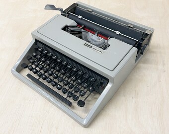 Olivetti Working Manual Typewriter - Etsy
