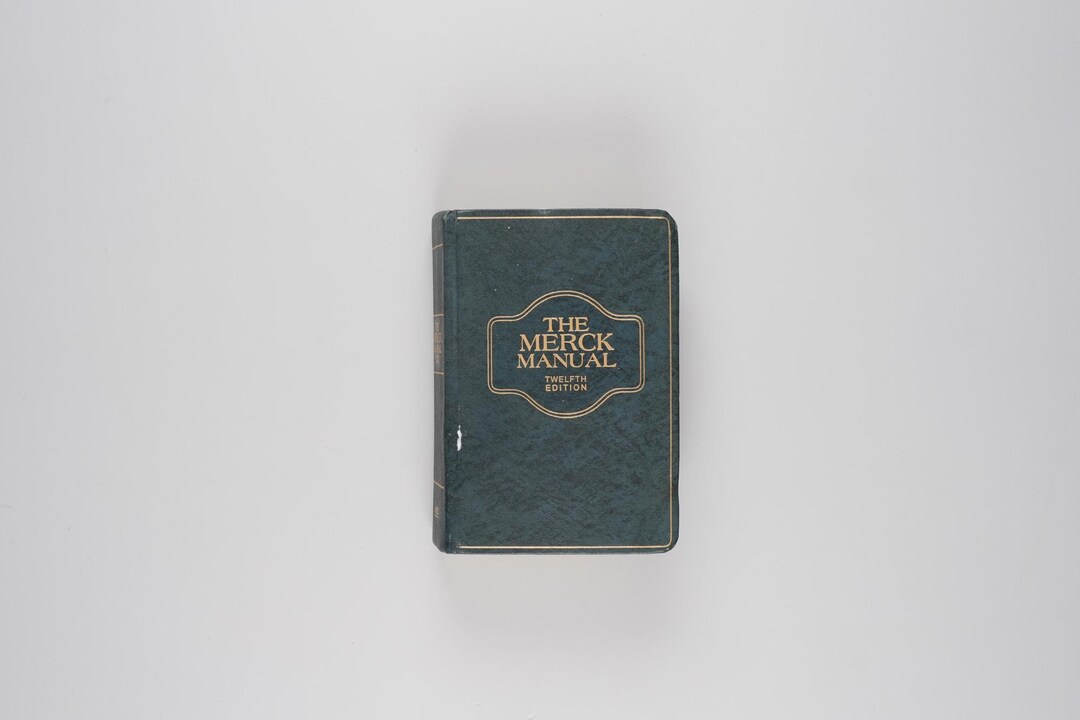 The Merck Manual of Diagnosis and Therapy by David N. Holvey Rare 1972 ...