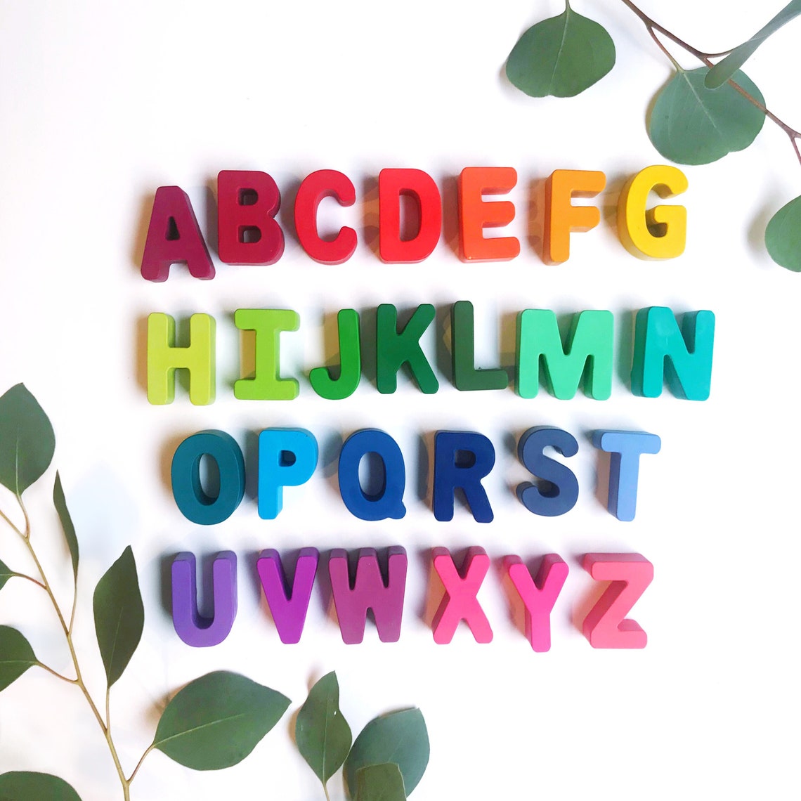 Crayones del alfabeto Letras de crayón mayúsculas Crayones | Etsy