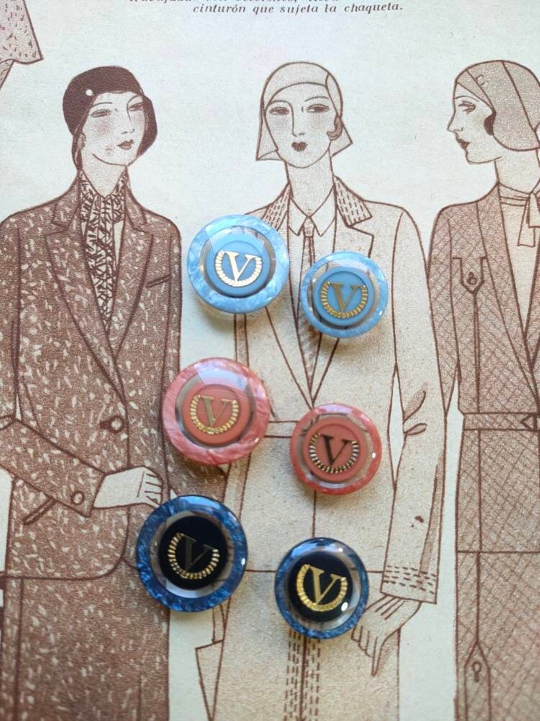 2 Pearly Buttons With Transparent Cutout and Inlaid Golden Letter V ...