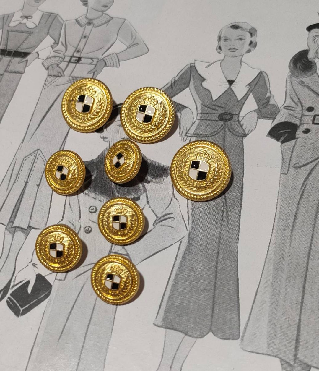5 Metallic Buttons, Shiny Gold Buttons, Buttons With Shield in High ...