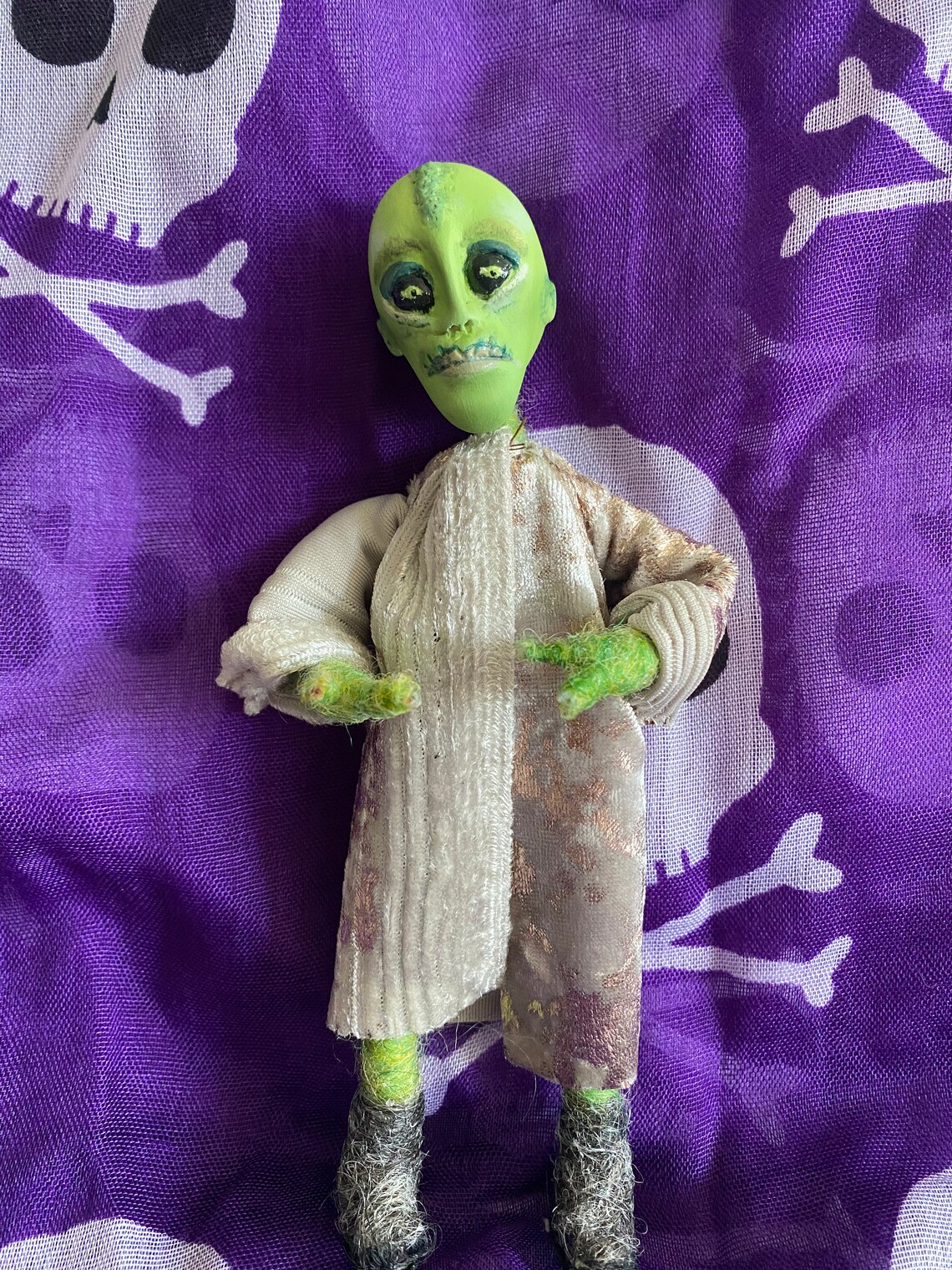 Green Alien With Gold Robe and Grey Shoes Posable Small Alien | Etsy