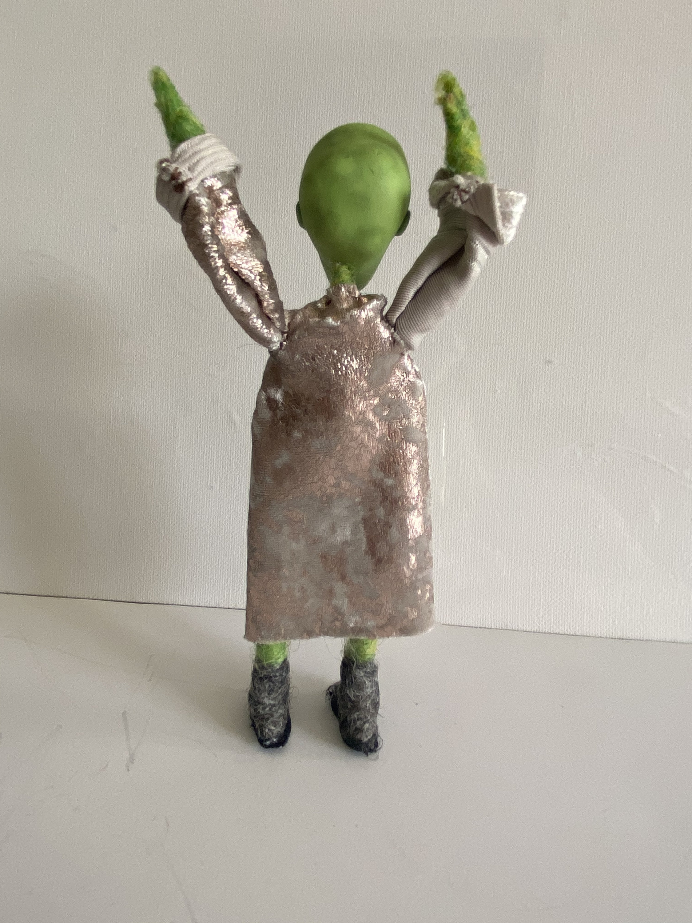 Green Alien with gold robe and grey shoes posable small Alien | Etsy