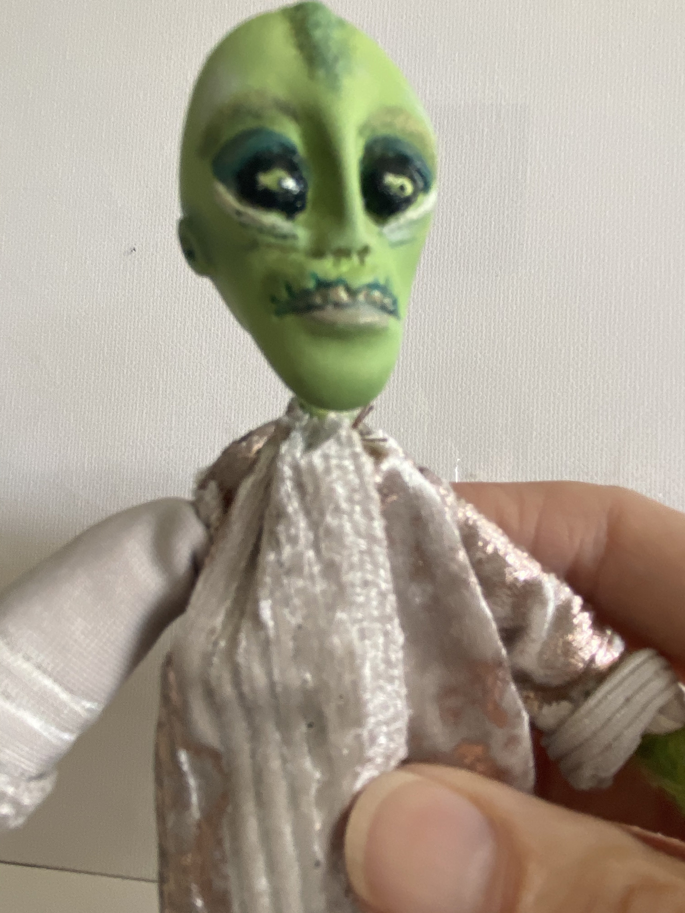 Green Alien with gold robe and grey shoes posable small Alien | Etsy