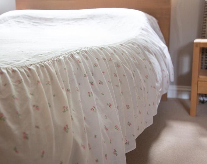 Vintage Pink Green White Floral Bed Spread. Insulated Throw. Lightly ...