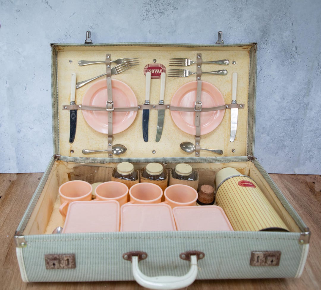 Isovac Picnic Set for 4. Aged Case. Keys. Lockable. Hamper. Flask ...
