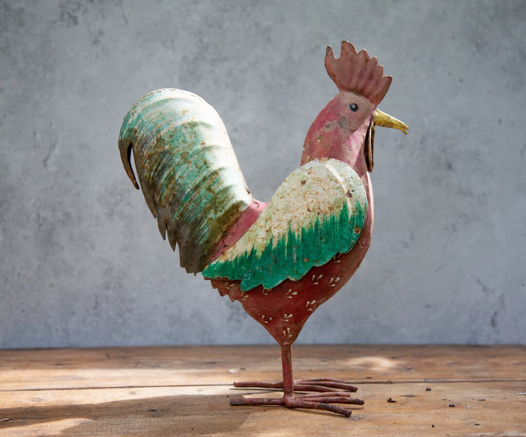Old Cockerel Rooster Hen Figurine. Aged Indoor Outdoor Ornament. Rusted ...