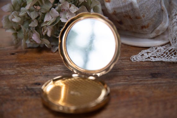 Iris Compact. Unusual. Mythical Creatures. Animals. G… - Gem