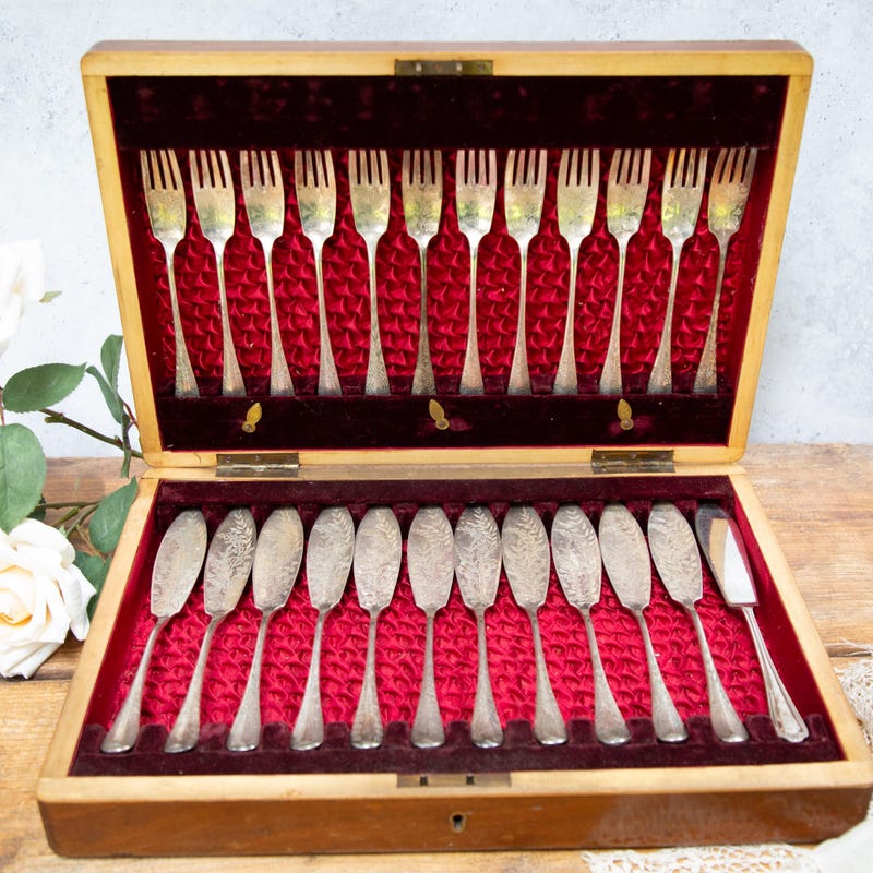 Vintage Cutlery Canteen - Etsy