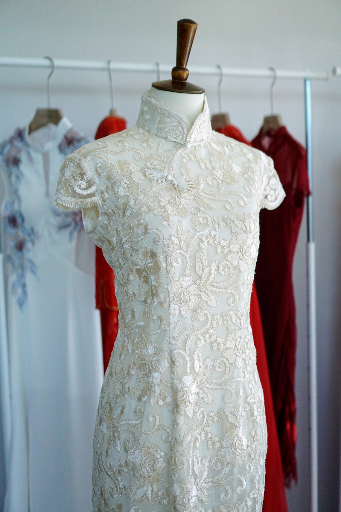 Custom Cheongsam | Modern Chinese Wedding Dress | Traditional Qipao ...