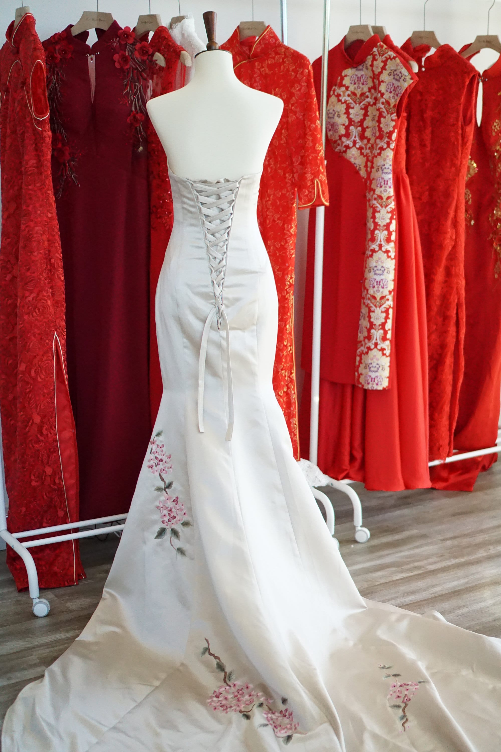 Custom Cheongsam | Modern Chinese Wedding Dress | Traditional Qipao ...