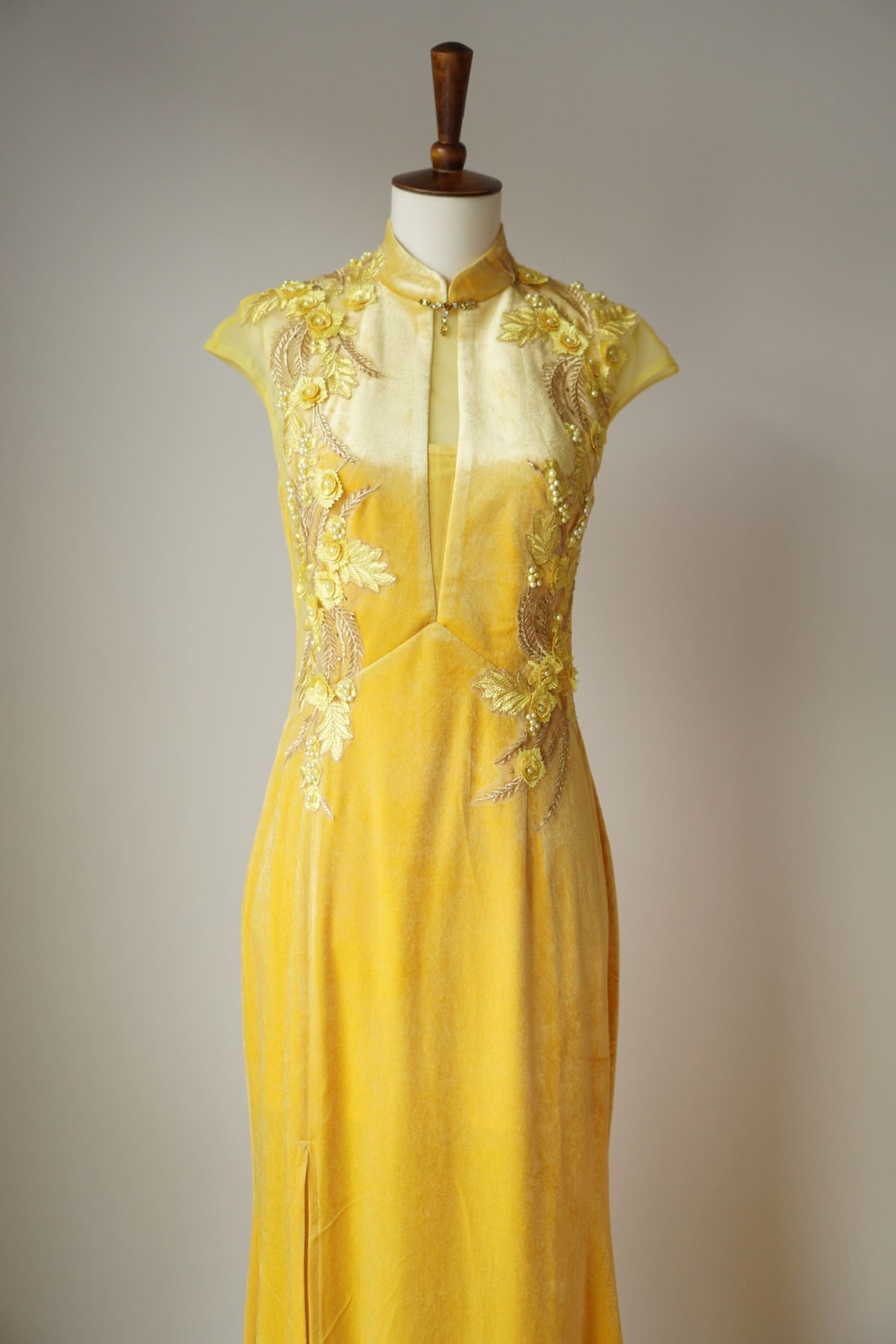 Modern Qipao | Modern Chinese Wedding Dress | Traditional Qipao | Gold ...