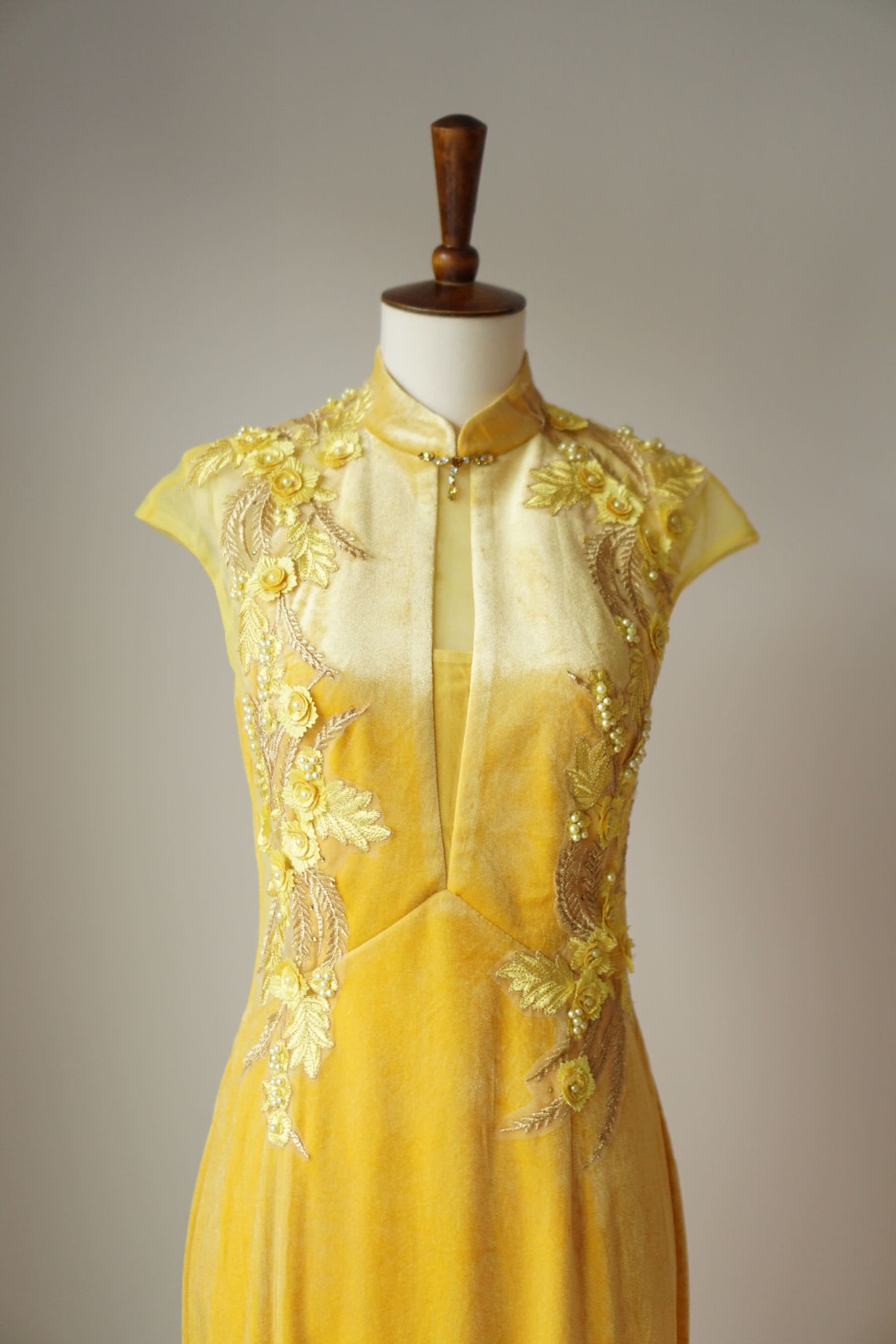 Modern Qipao | Modern Chinese Wedding Dress | Traditional Qipao | Gold ...