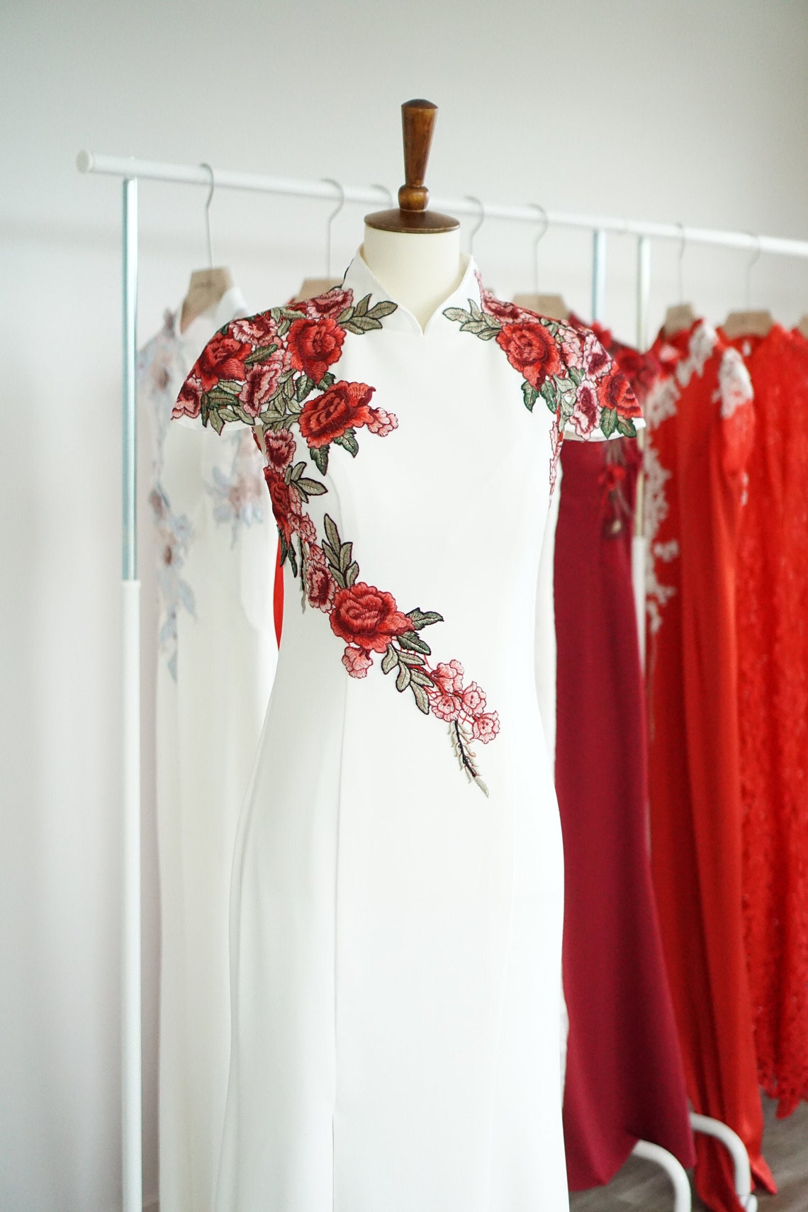 Custom Cheongsam | Modern Chinese Wedding Dress | Traditional Qipao ...