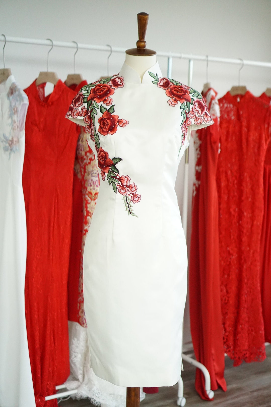 Custom Cheongsam | Modern Chinese Wedding Dress | Traditional Qipao ...